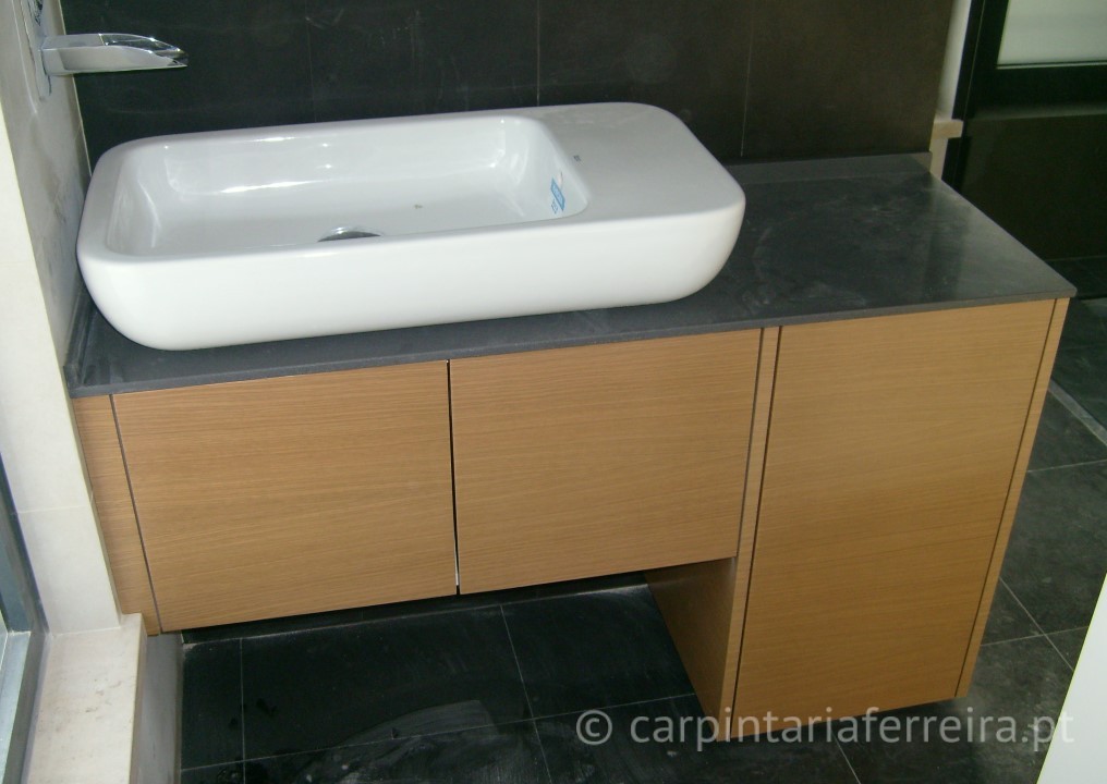 Móveis WC - José Francisco Ferreira & Filhos, Lda